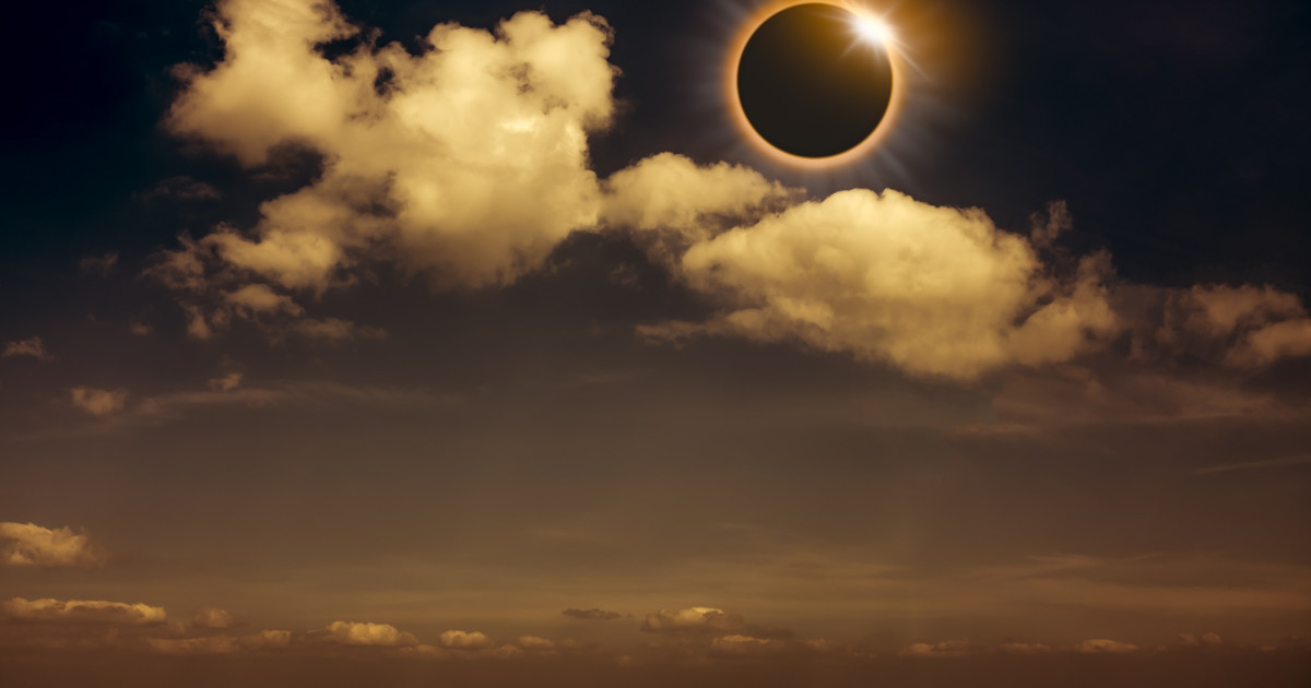 Eclipsa Totală de Soare din August 2026: Oportunități Astronomice și ...